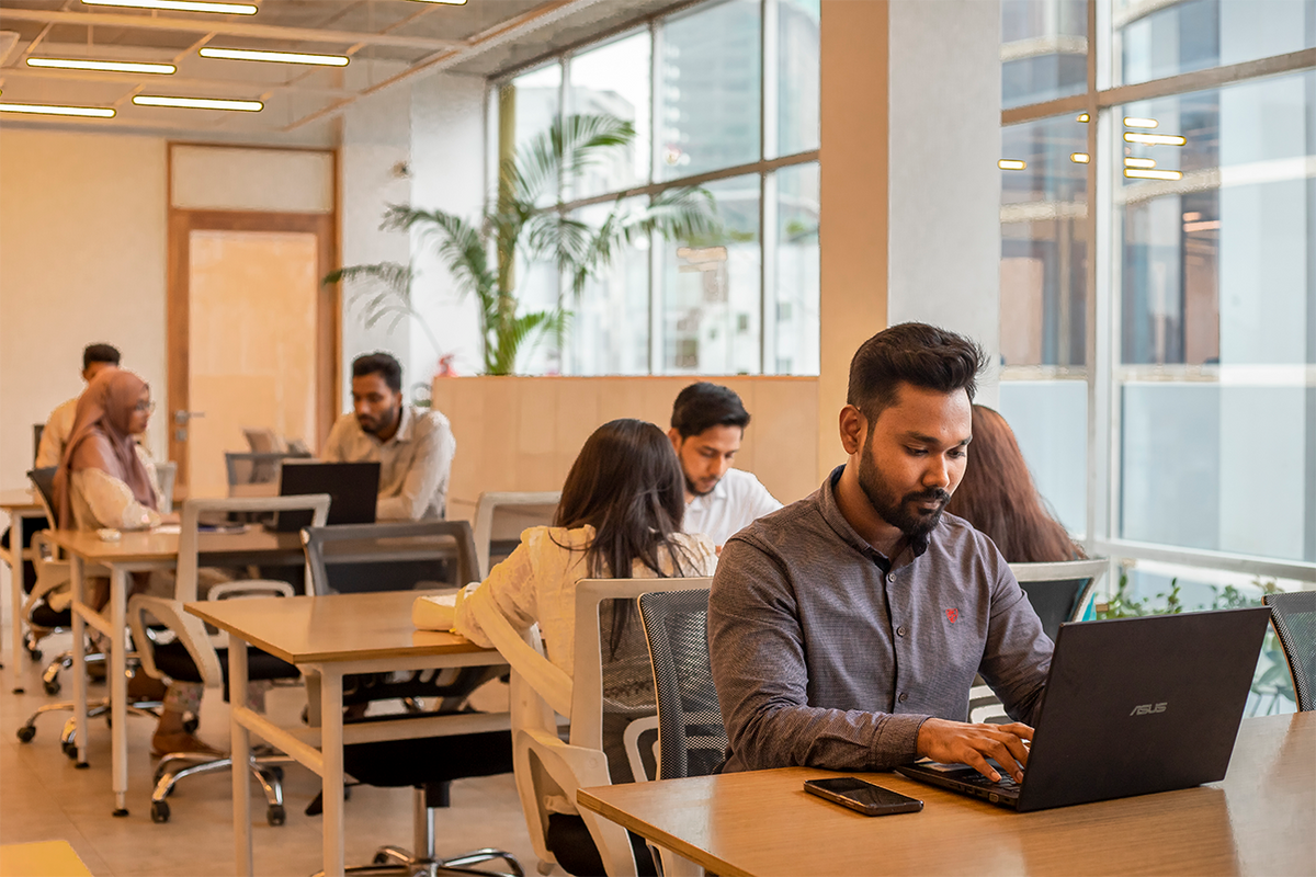 5 Reasons Why Working Alone is Limiting You – Moar